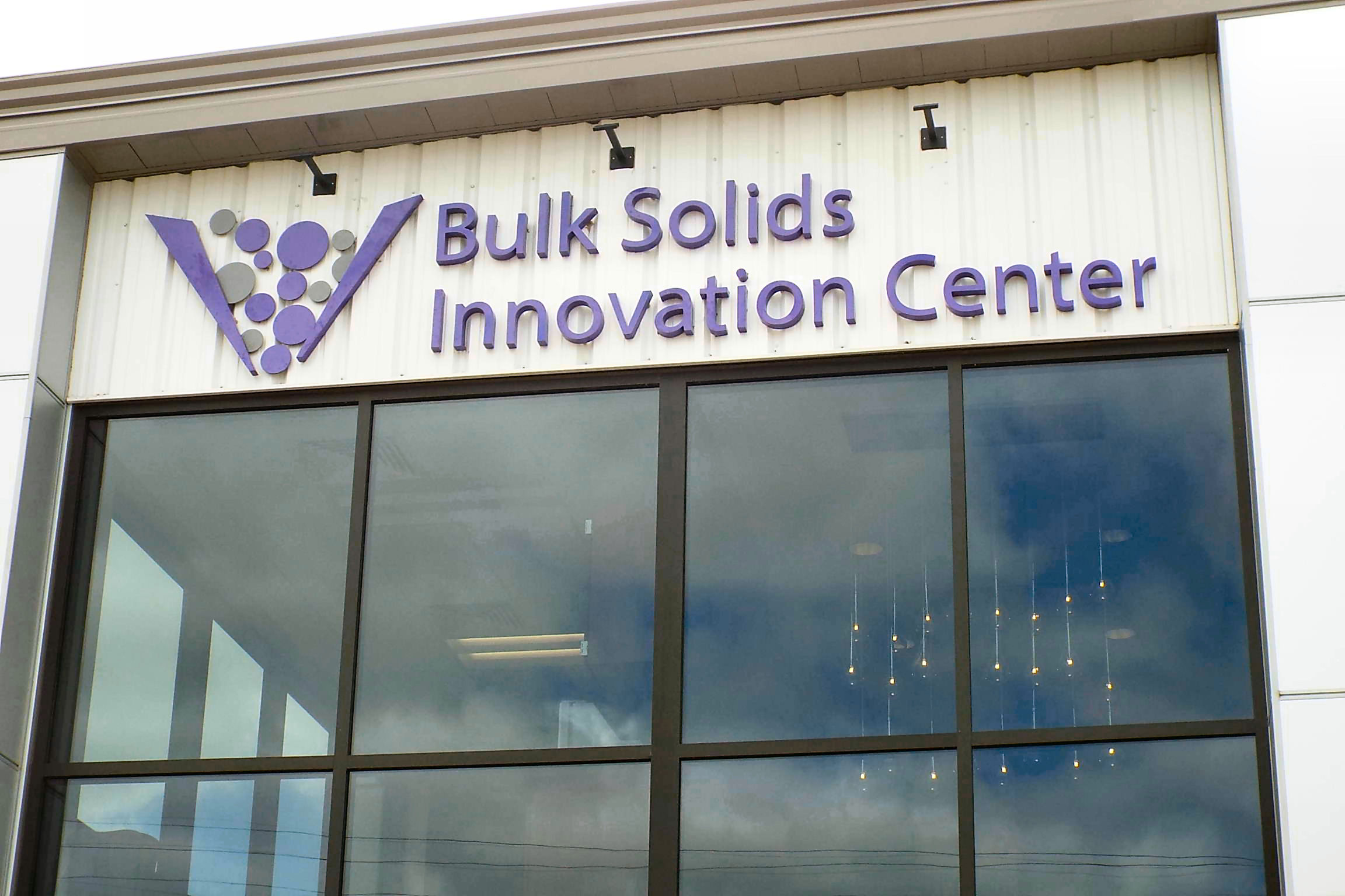 Ribbon Cut On Bulk Solids Innovation Center
