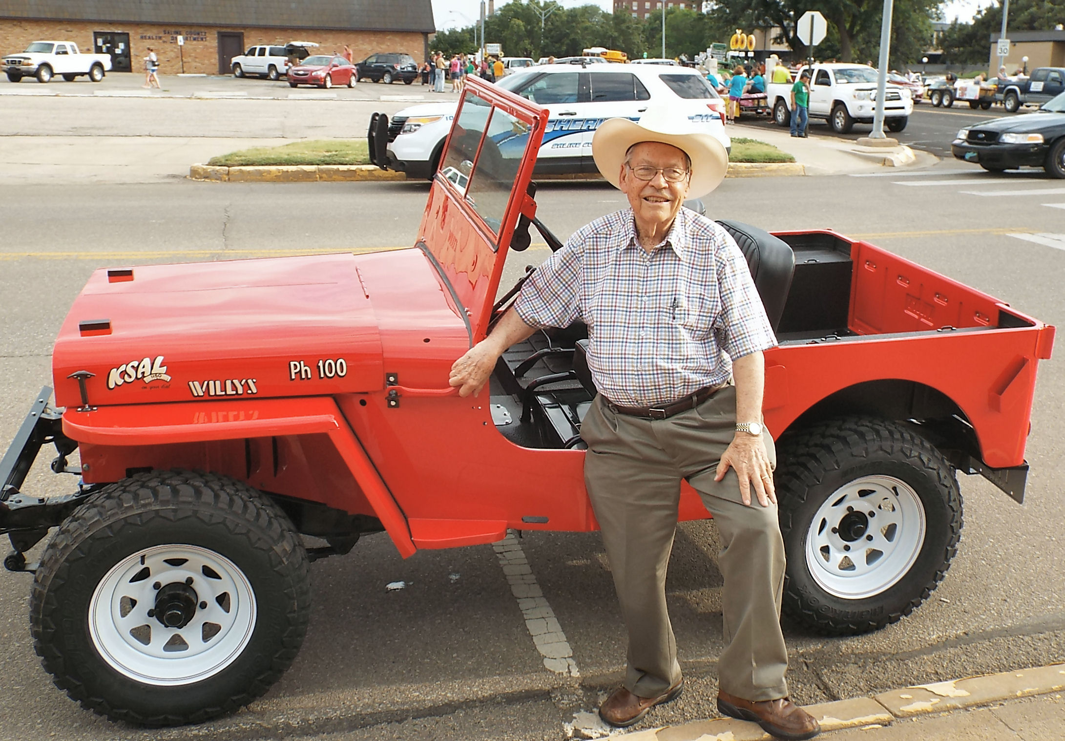 Parade Kicks Off Tri-Rivers Fair