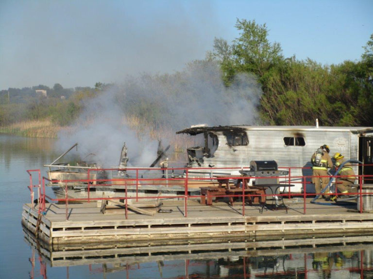 Fire Destroys Houseboat