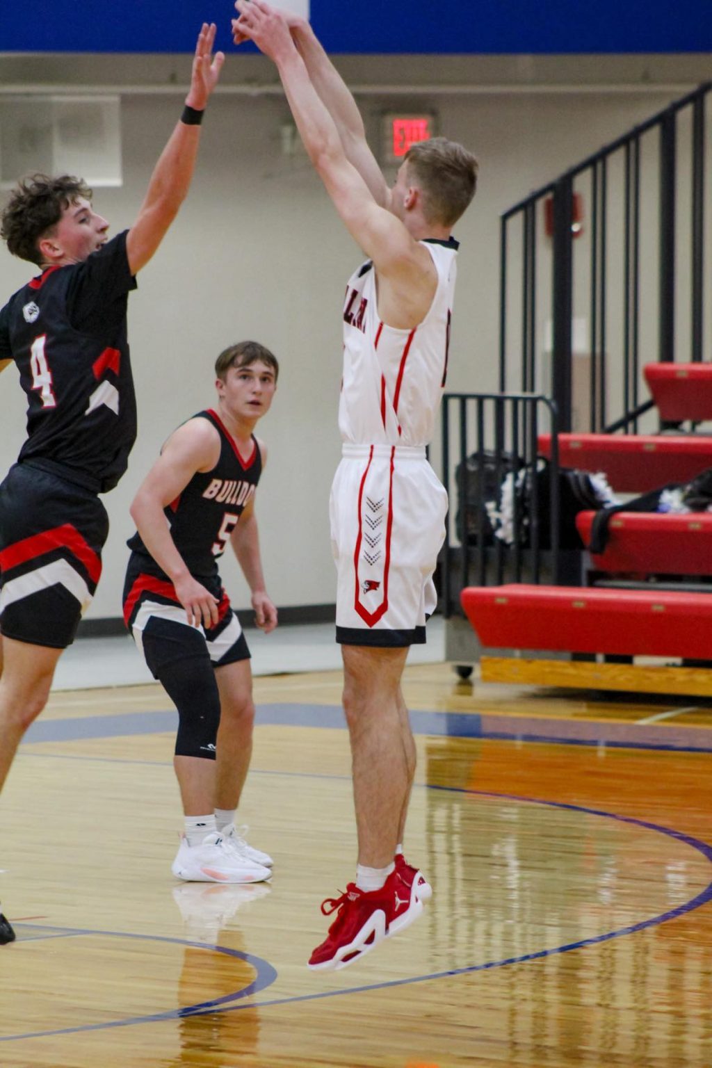 Ell-Saline Boys knocks off Chase County; advance to sub-state championship